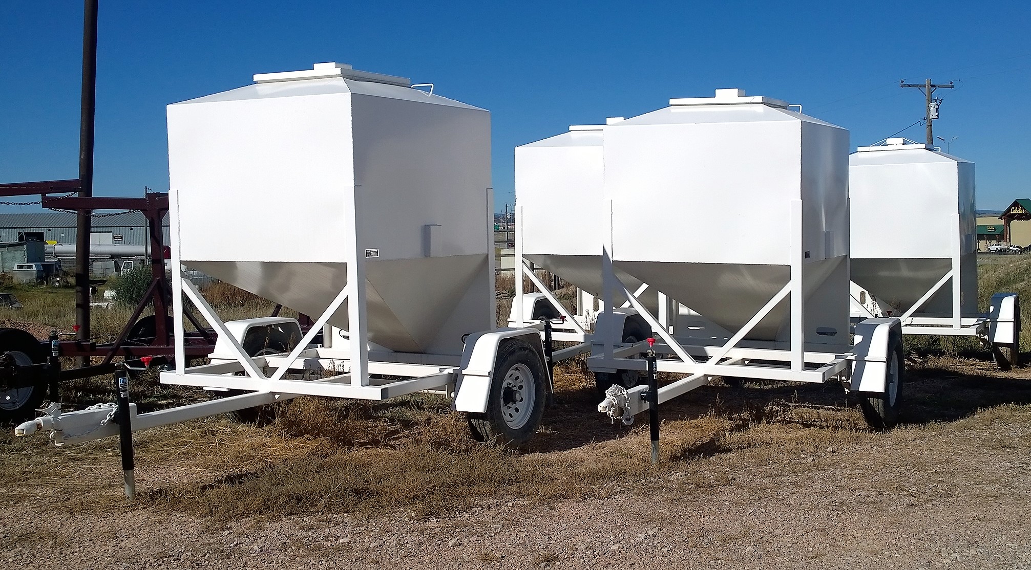 Overhead Bulk Bins - Cow Country Equipment